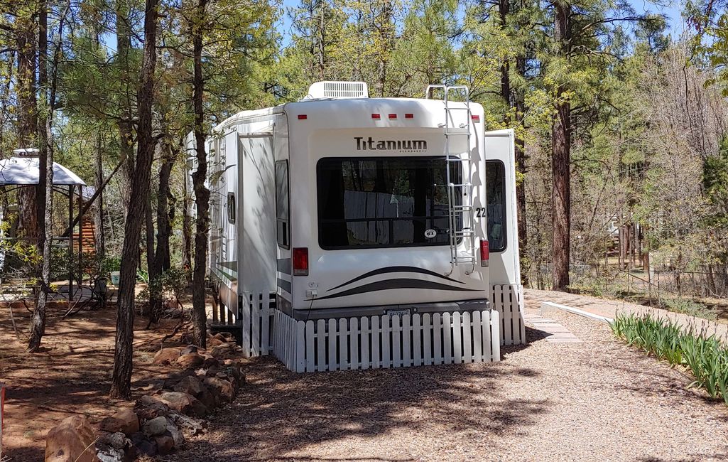 Rim Crest RV Resort | Go Camping America