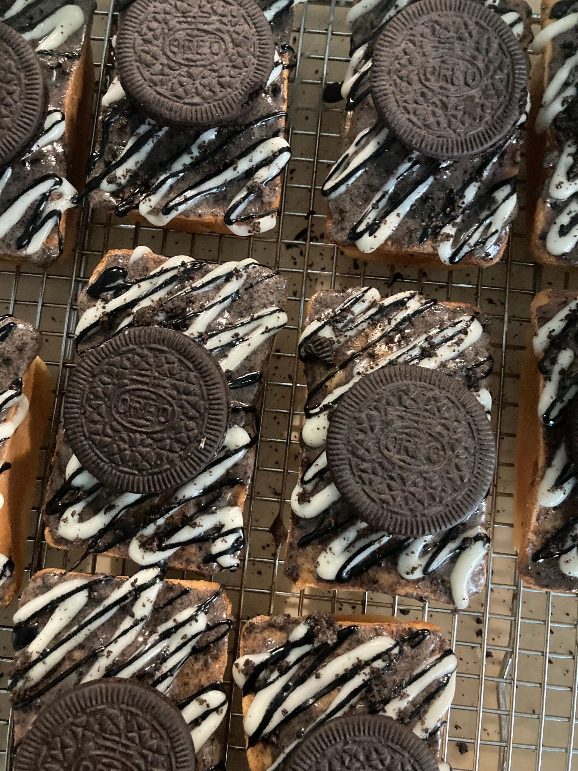 Delicious Pound Town Cakes | Tasty Tingz Gourmet Treats Inc.