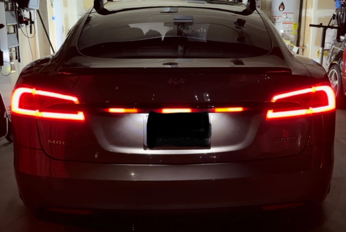 Tesla Model S Cross TailLight sequential Applique