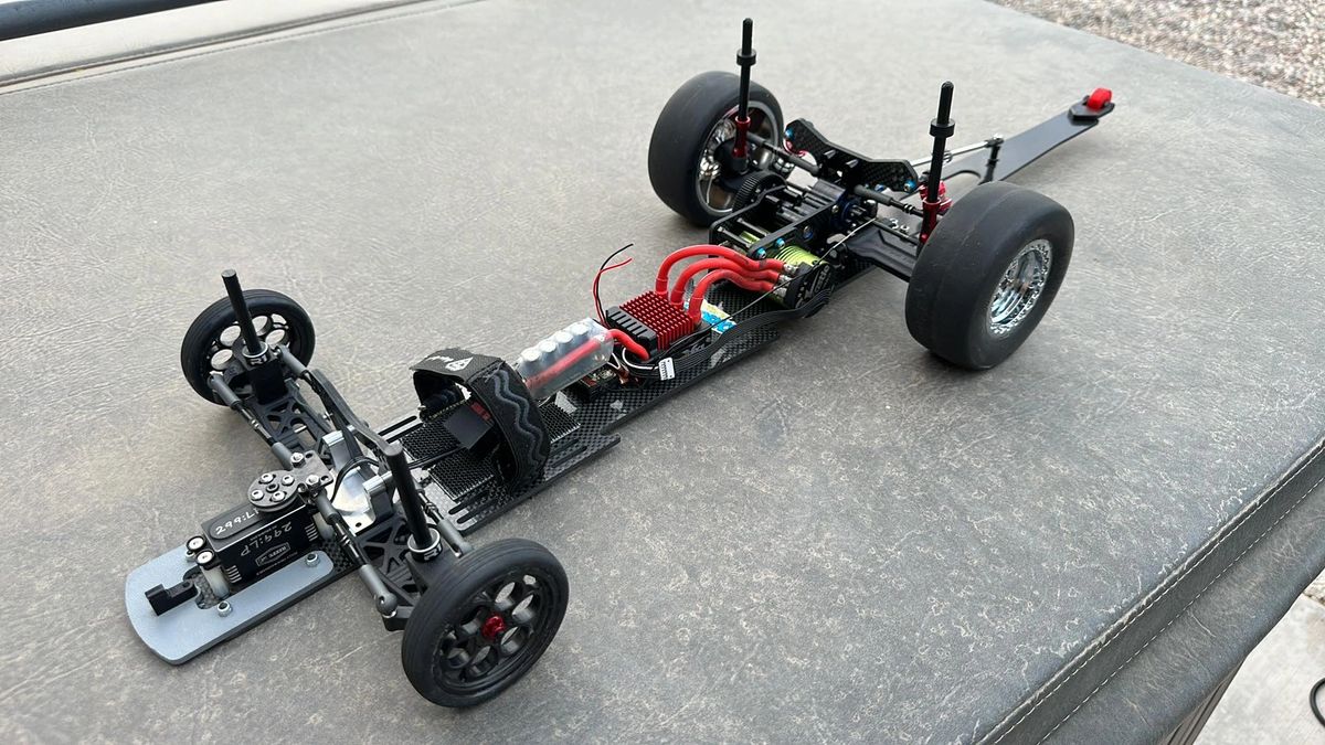 FW6 3.5mm Carbon chassis plate