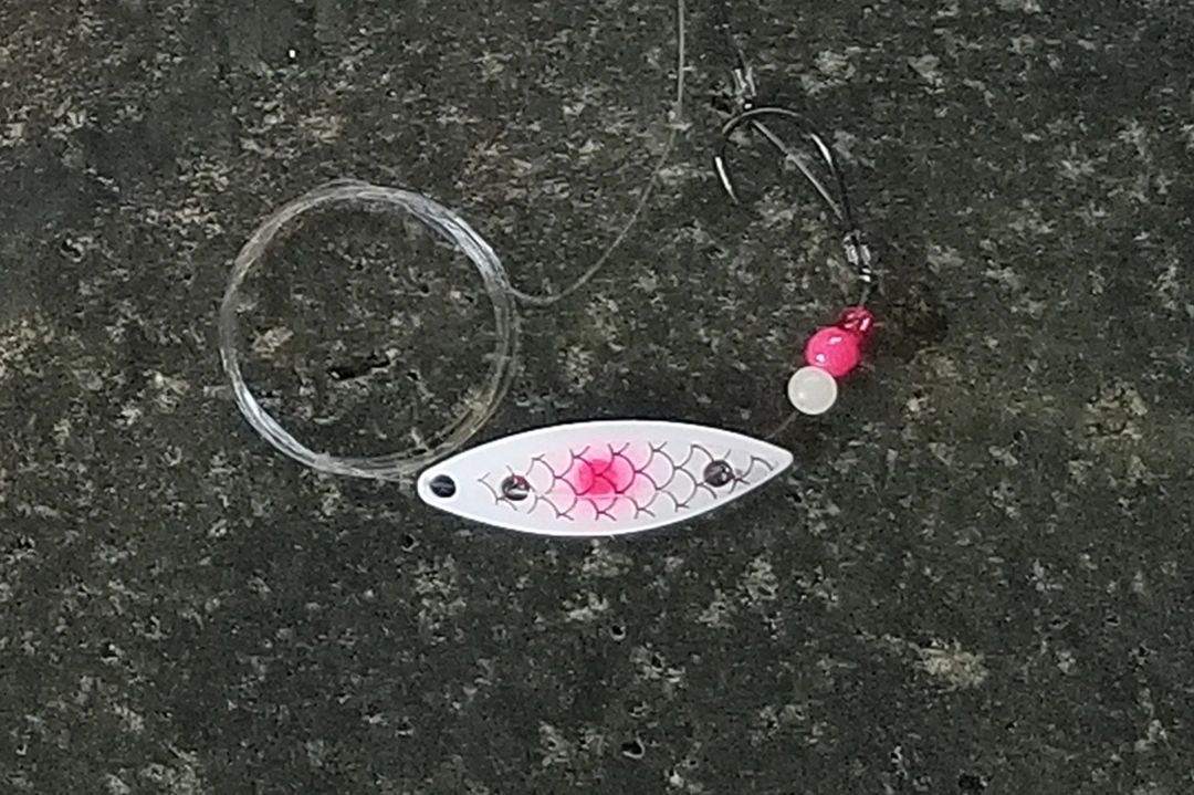 PRECISION BENT (PB) MINI SPOON, UV GLOW / FLORESCENT PINK DOT, 1-1/4 ...