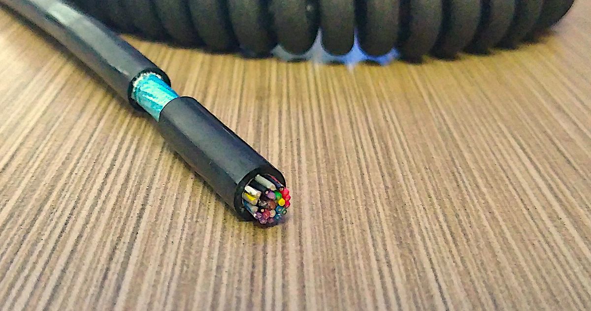 ECS2822 - Electronic Coiled Cord 28 Gauge with 22 Conductors - Aluminum ...