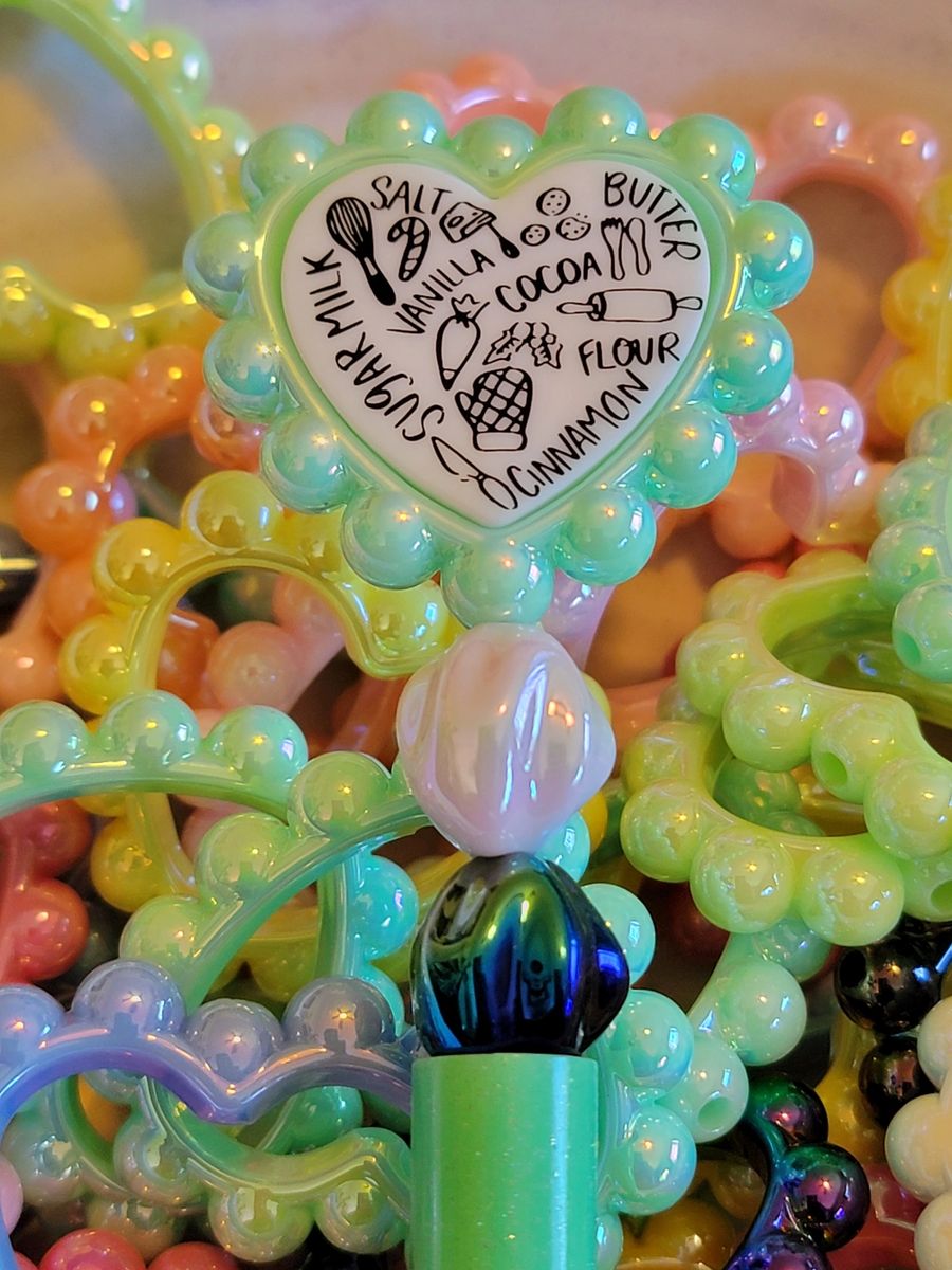 Mixed Color Heart Frames - 10pc