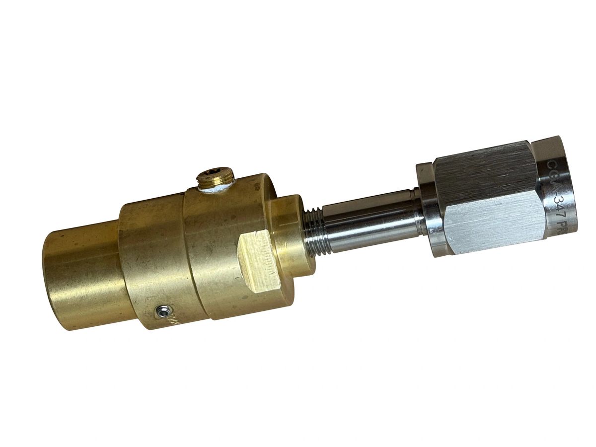 Series 1000 5500PSI Fixed Flow Regulator for Air and Inert Gas Service