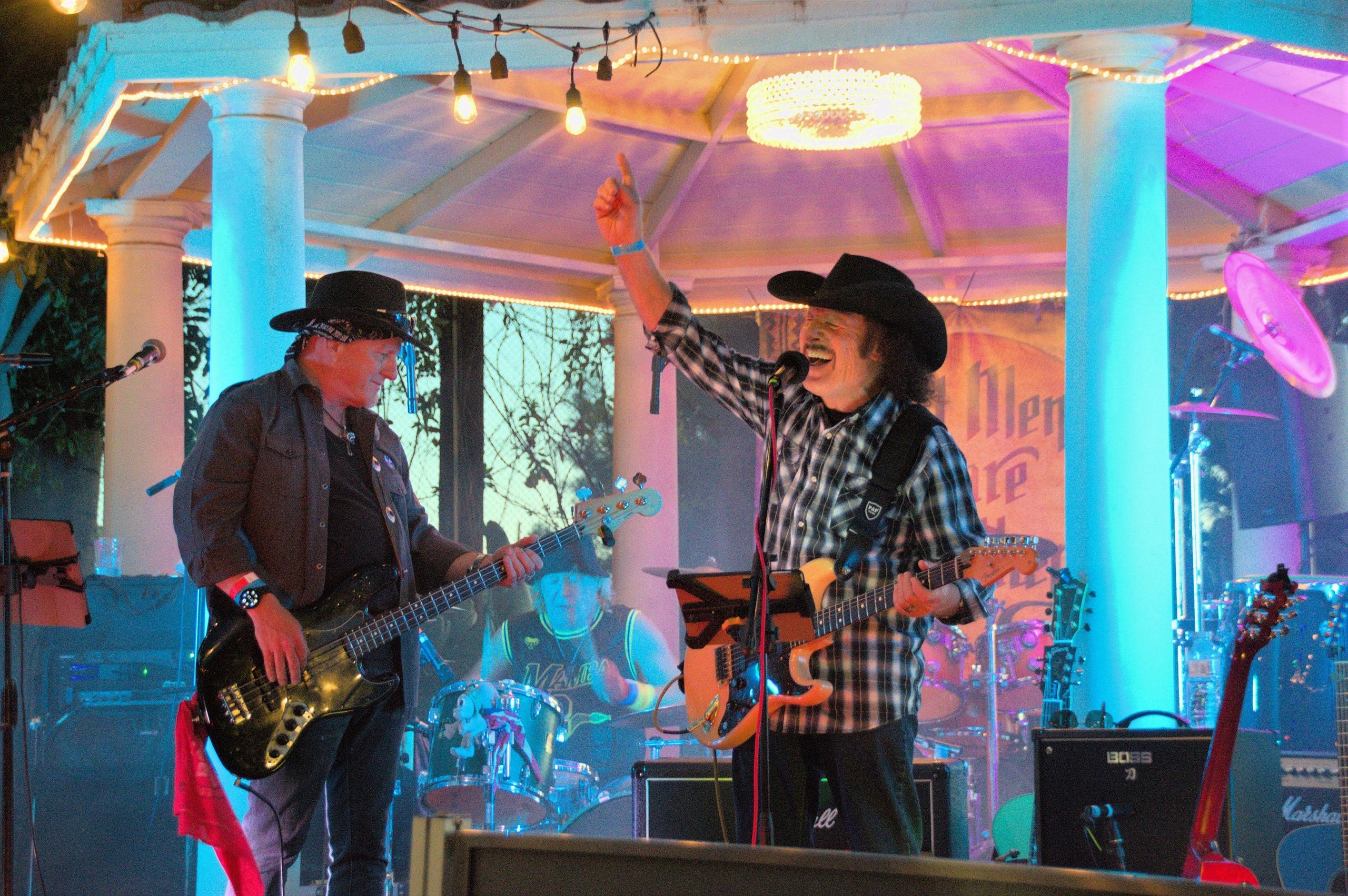 CCR Tribute Band - Rad Moon Rising