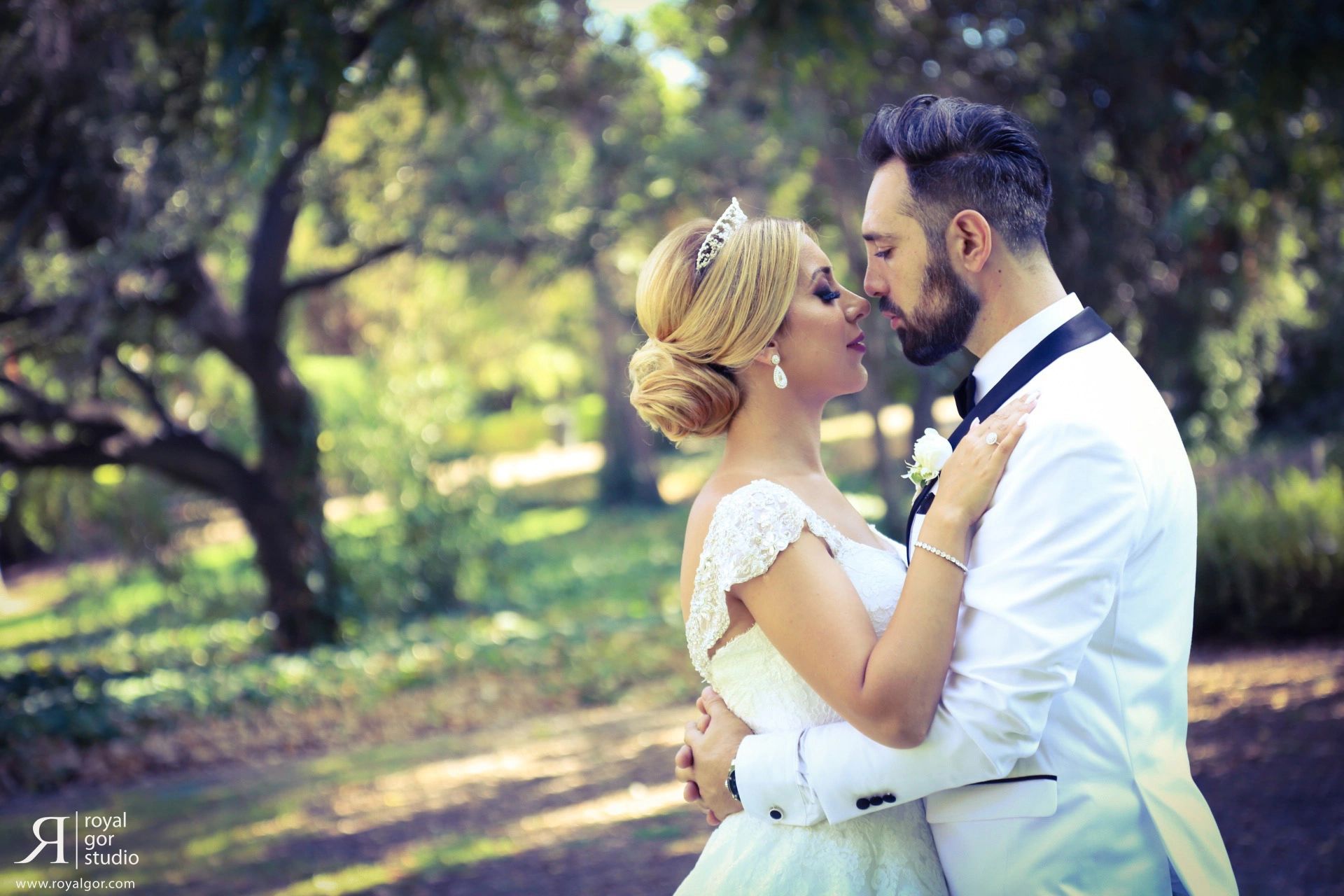 Professional Wedding Photographer - Royal Gor Studio