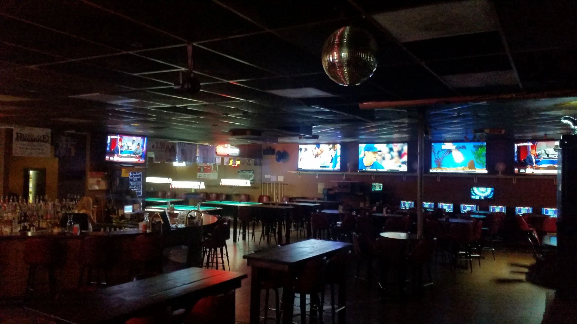 Bar, Tavern, Sports Bar - Parmer Lane Tavern - Parmer Center, Texas