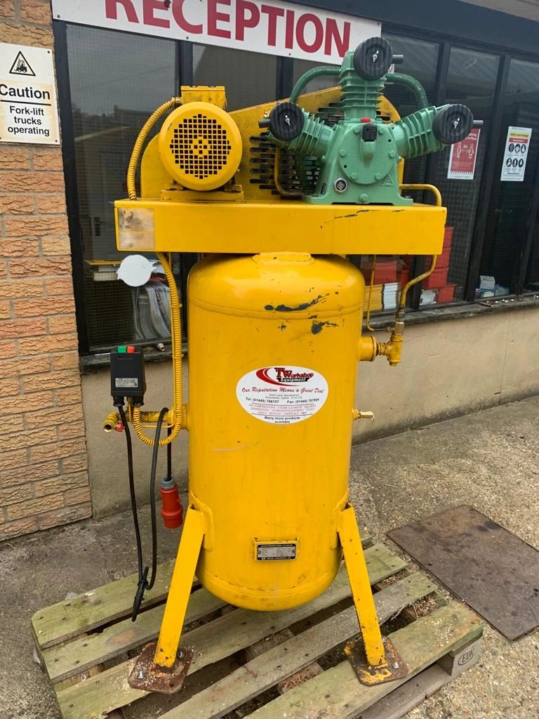 Reconditioned AIE HW16 Vertical Compressor