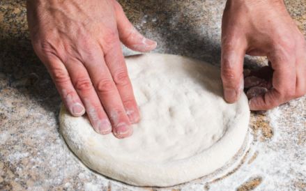 MAKE YOUR OWN PIZZA KIT