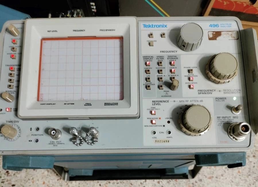 Tektronix Spectrum Analyzer