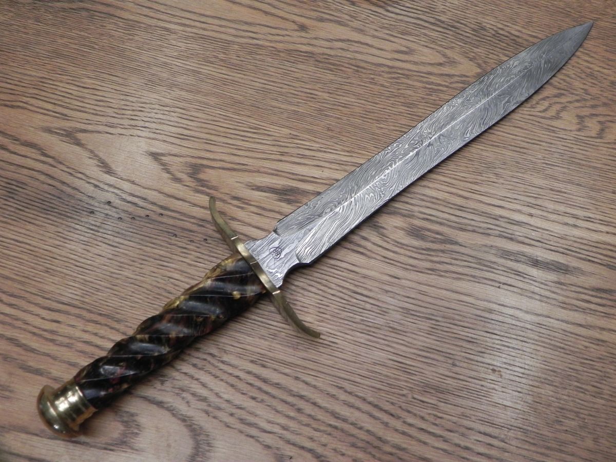 Solar Storm Leaf Blades Dagger with Black Grip