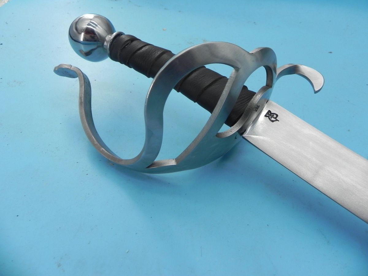 BKS Cutlass with Three Loop Guard, Acorn Pommel