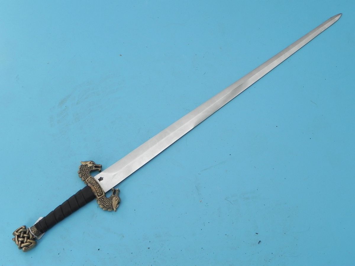 Short Arming Sword with Bronze Dragons and Knotwork