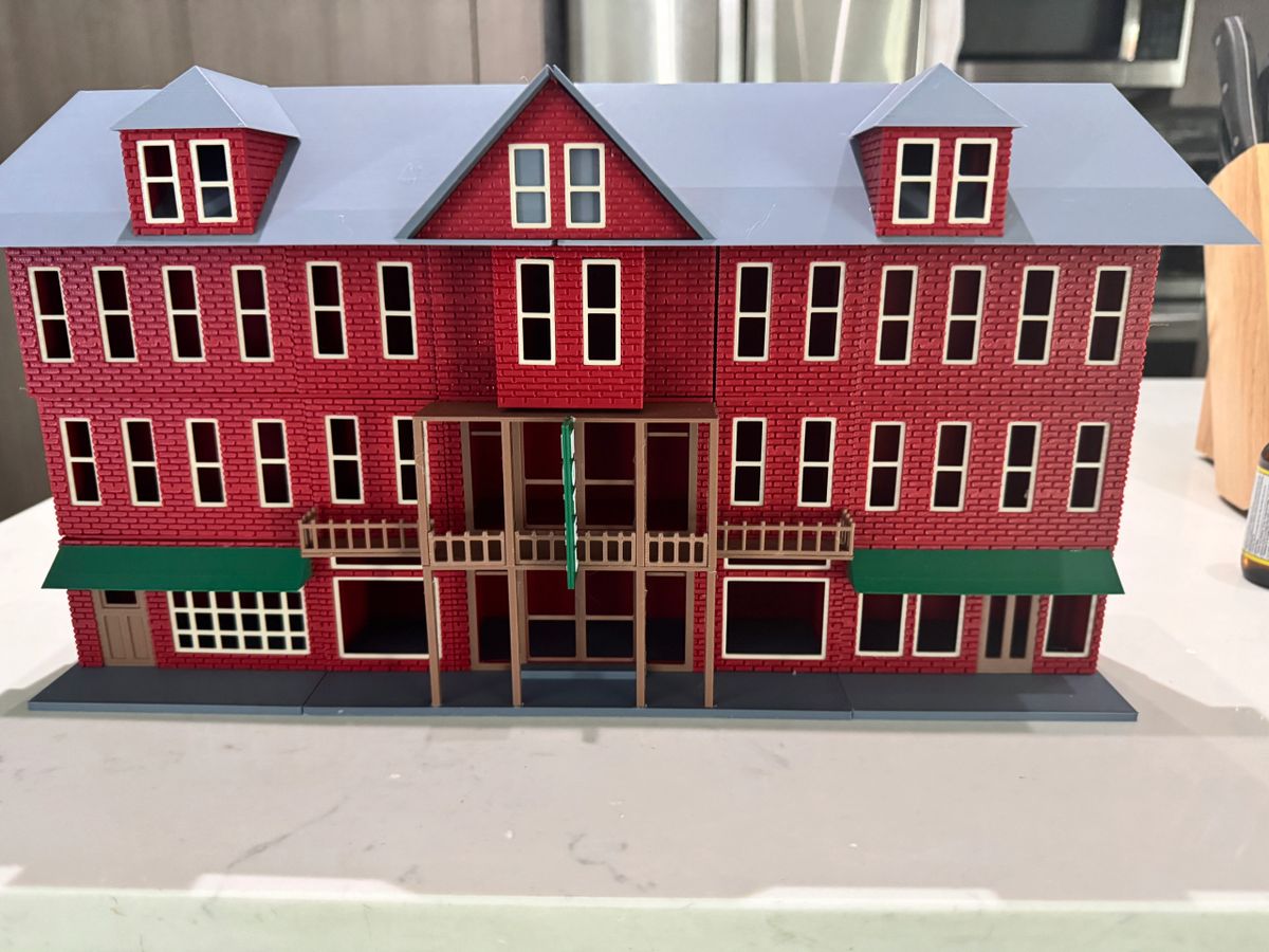 O Scale Thurmond WV Lafayette Hotel (New & Improved)