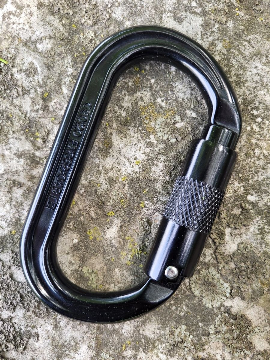 ISC Oval Screw Lock Grey/Black (For use with Kong Duck)