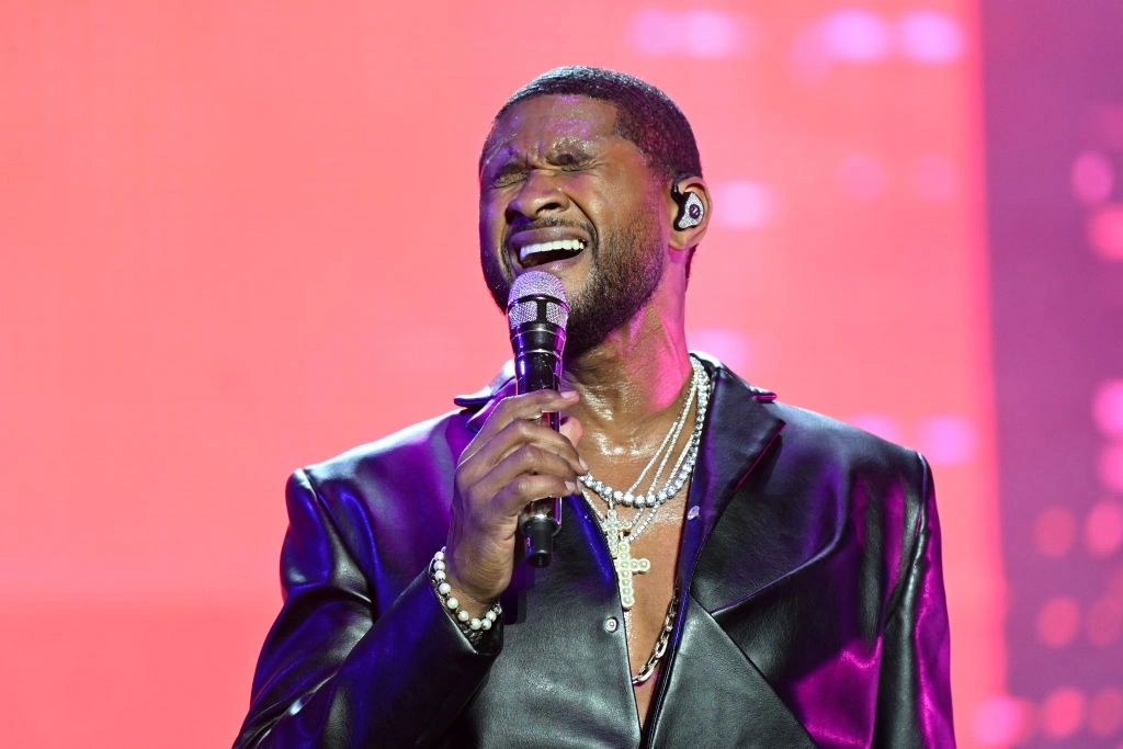 Usher Kicks Off Epic Career-Spanning Tour in DC
