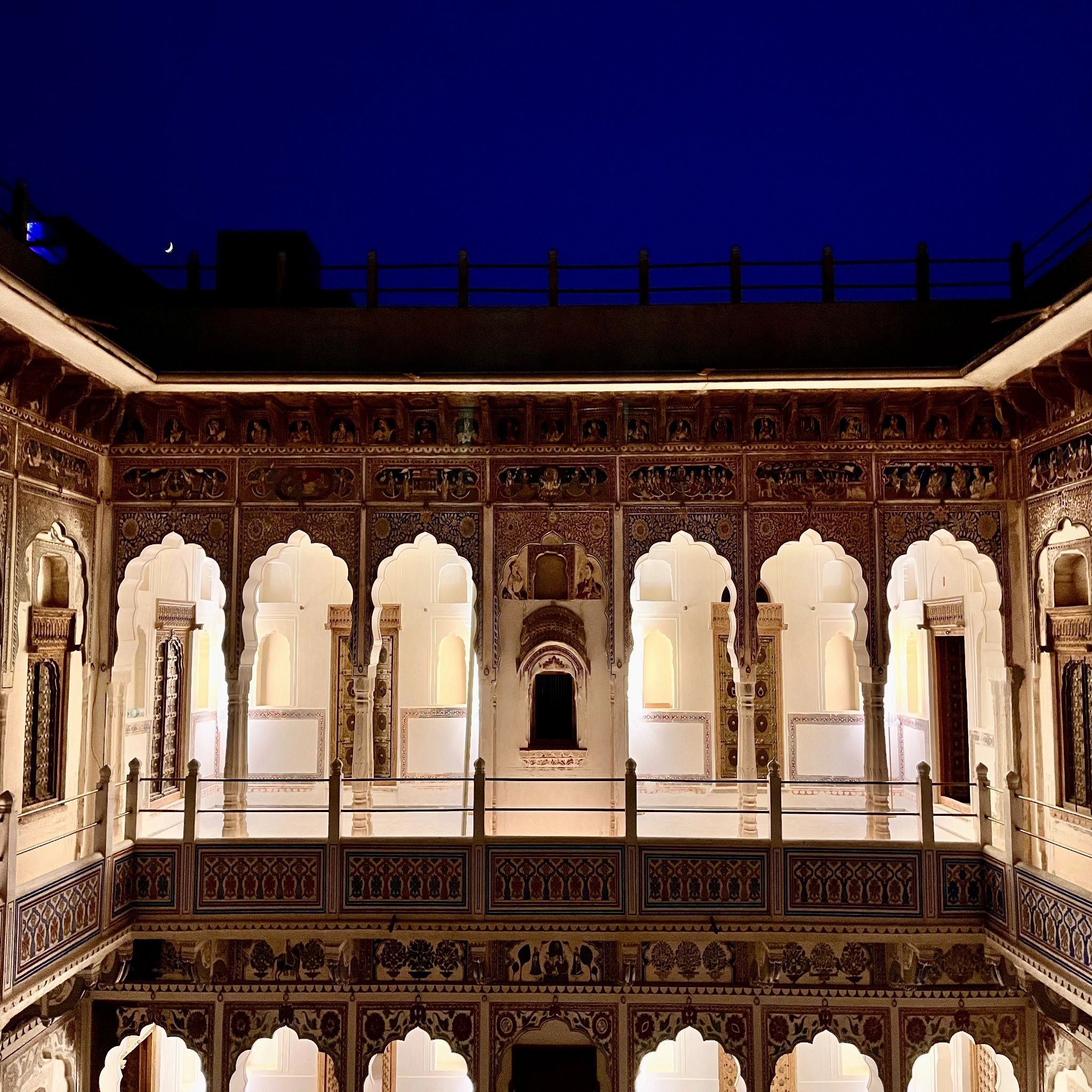 Home [thegulabhaveli.com]