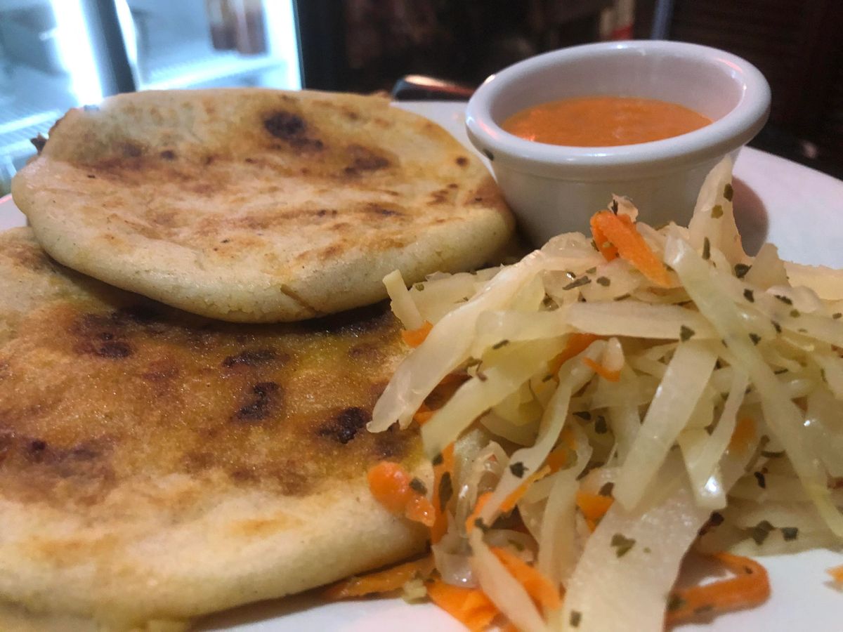 Pupusas plate