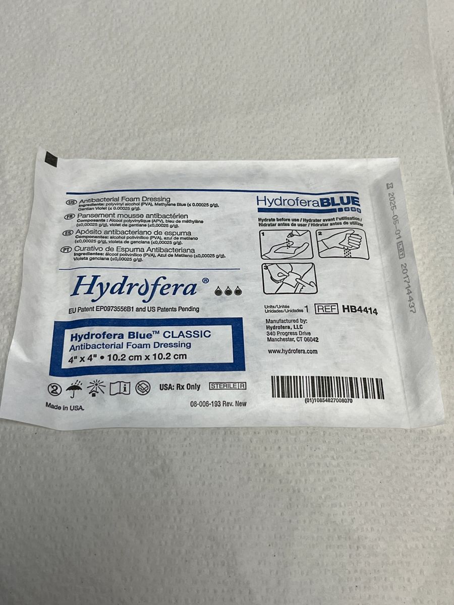 Hydrofera Blue Classic Antimicrobial Foam Dressing, 4" x 4" - 1 ea