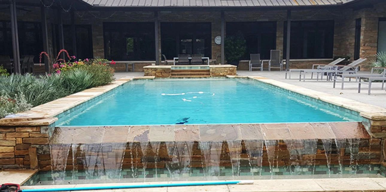 Expert Pool Builders for Custom Pools and Spas