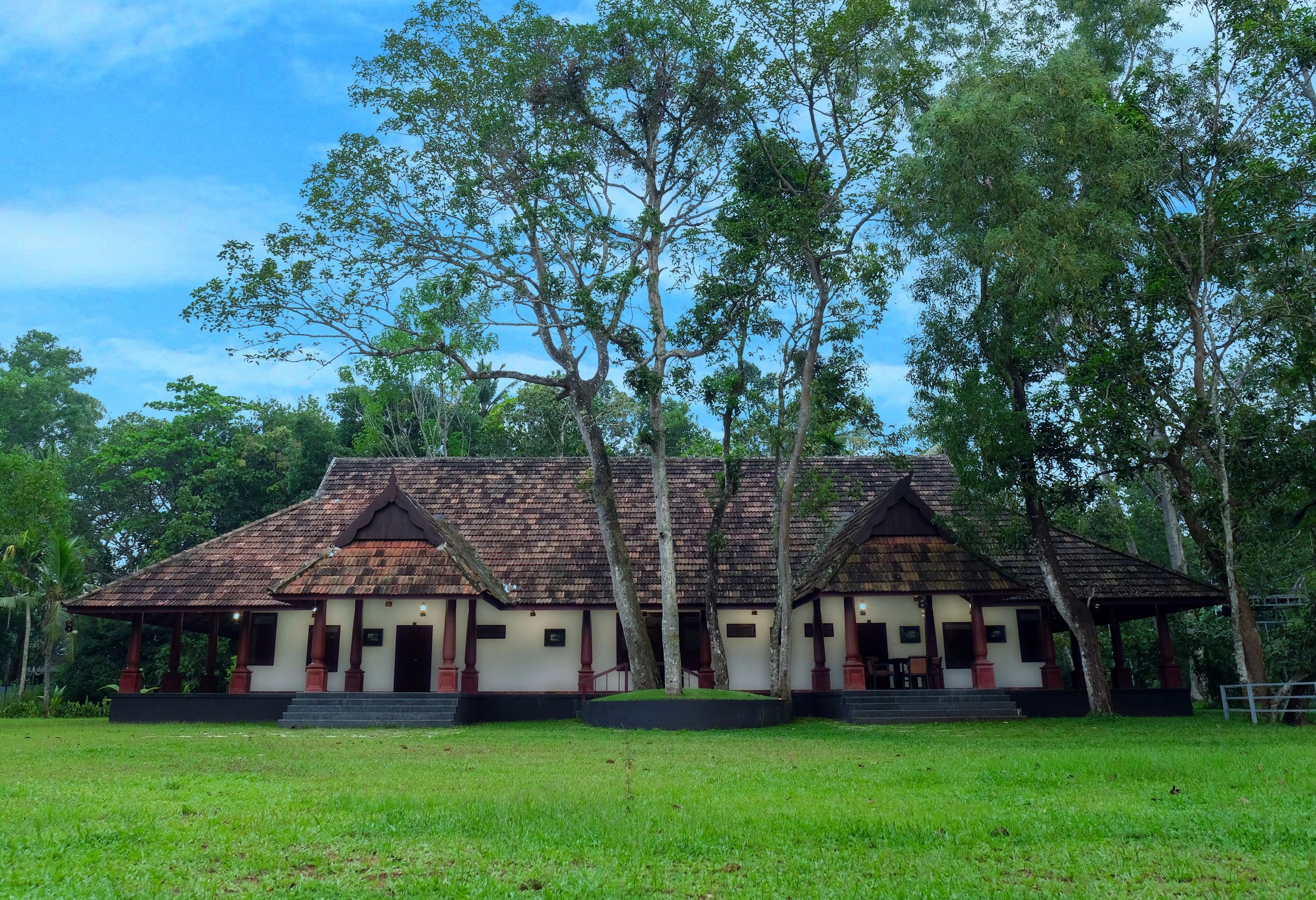 Marari Beach Palace - Family-Friendly Resort, Marari Beach Resort ...