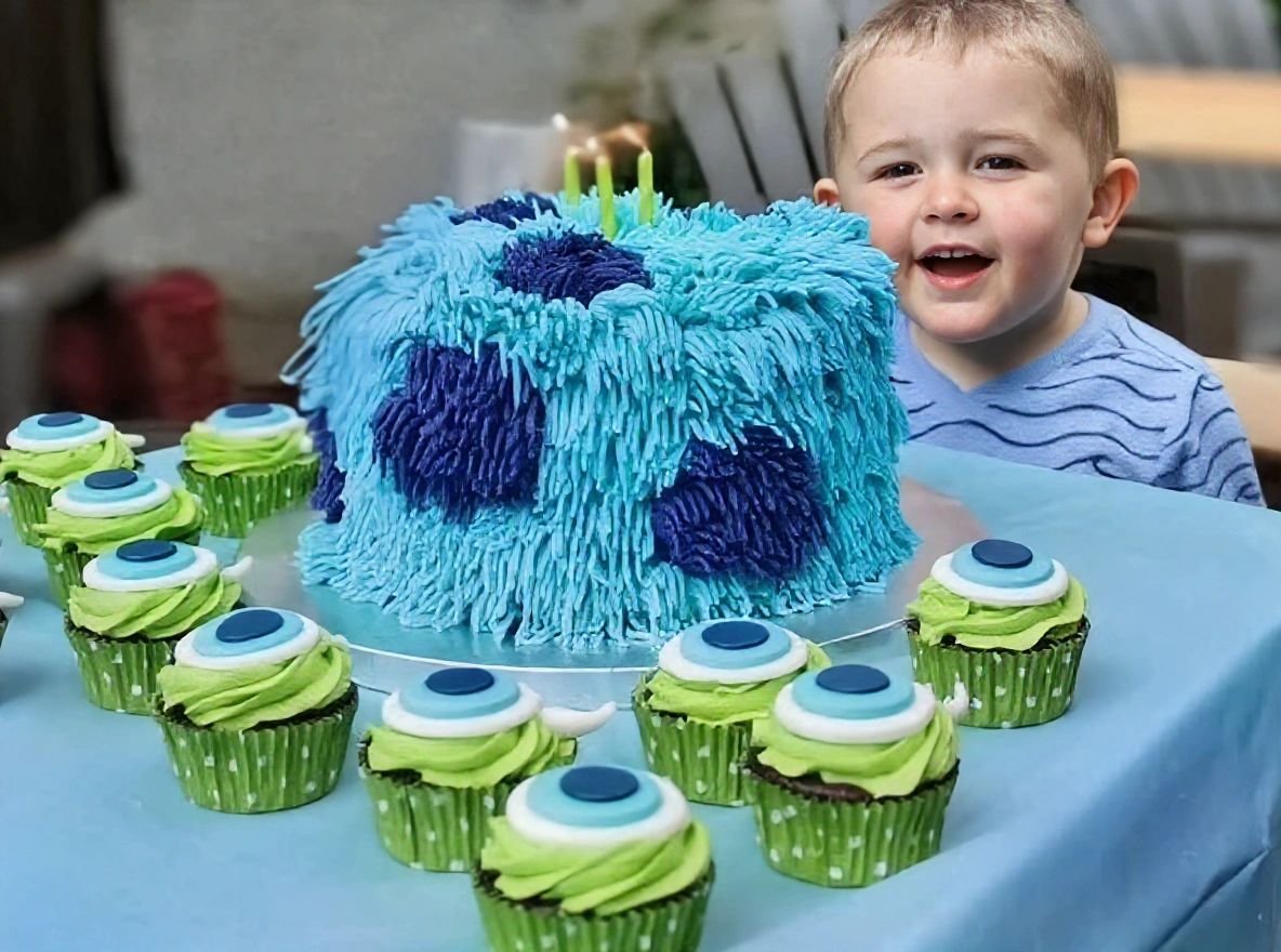 Aurora Cakes and Confections