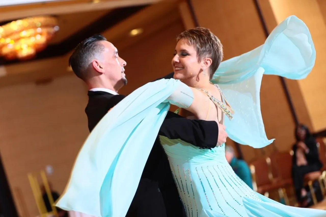 Learn to Dance at 2 Left Feet - Dancing Classes for All Levels