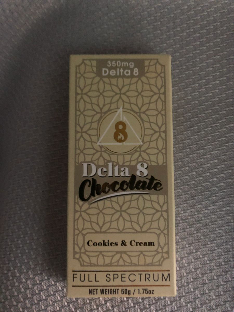 Delta 8 Cookies and cream chocolate bar