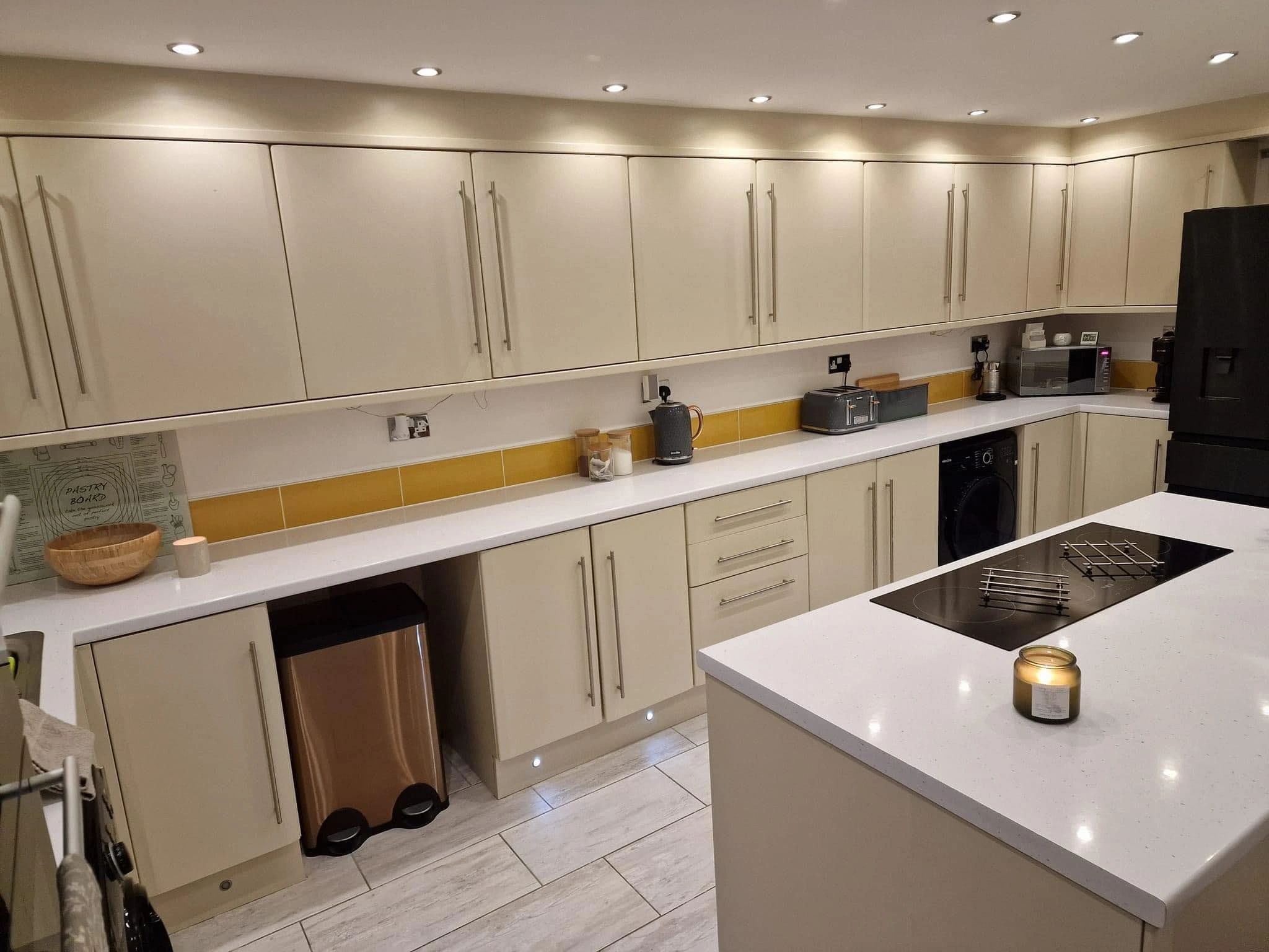 Kitchen Respray - The Mobile Spray Painting Company