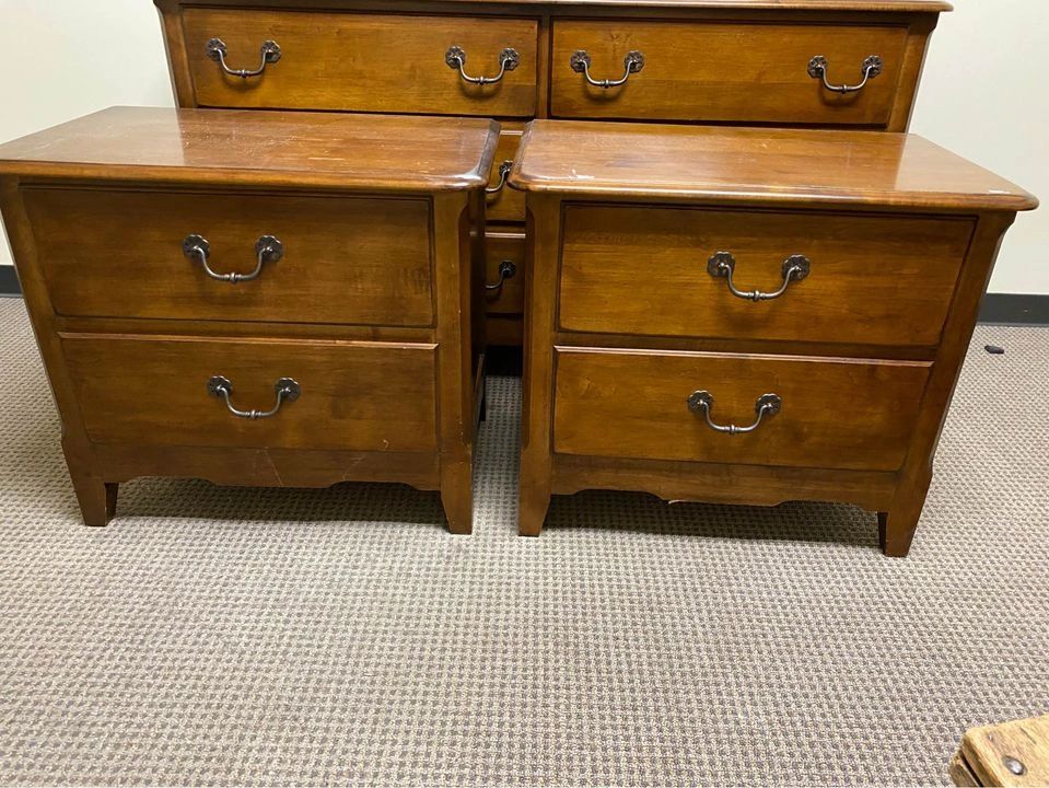 Pair of Pennsylvania House Maple Night Stands. SKU 3994