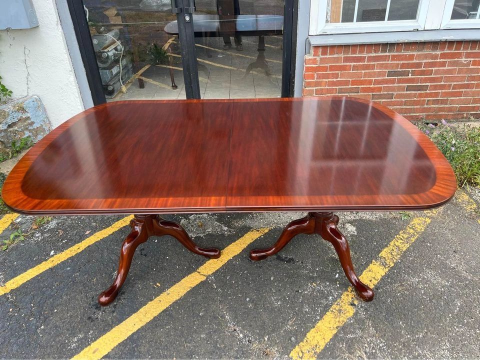 Henkel Harris Mahogany Inlaid Double Pedestal Dining Table & 2 Leaves ...