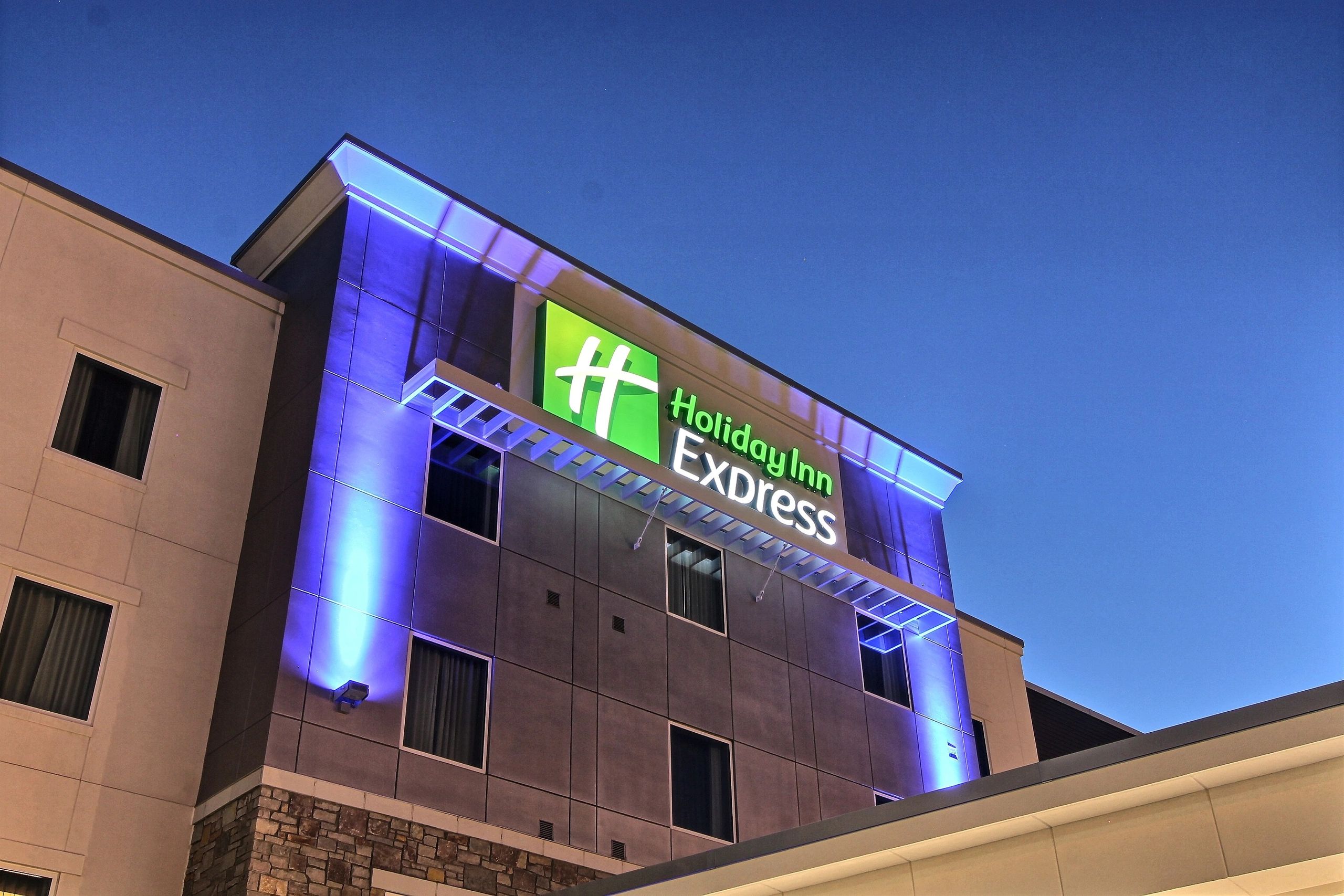 Holiday Inn Express Fargo - Comfortable Accommodations