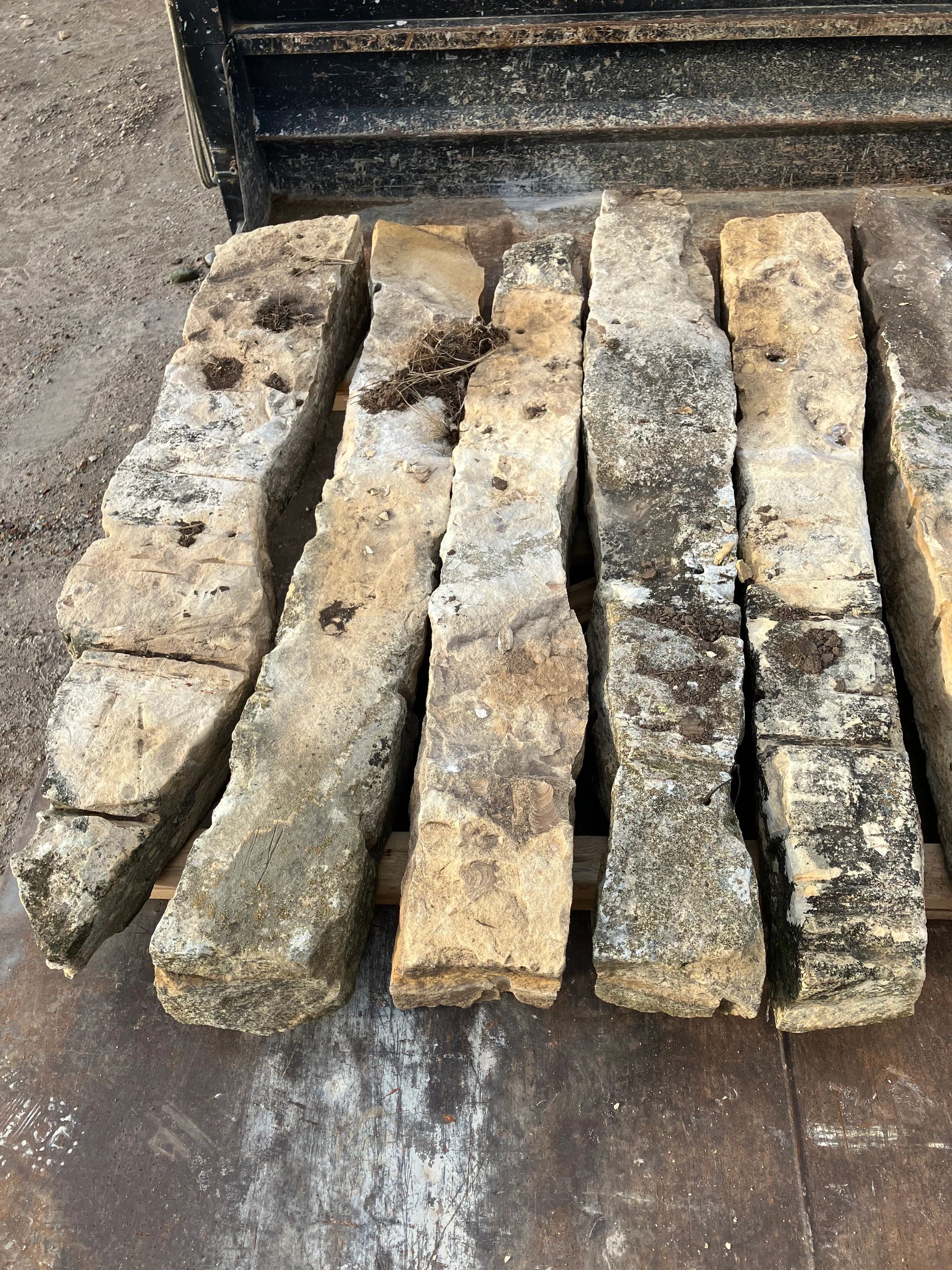 Midwest stone fence post