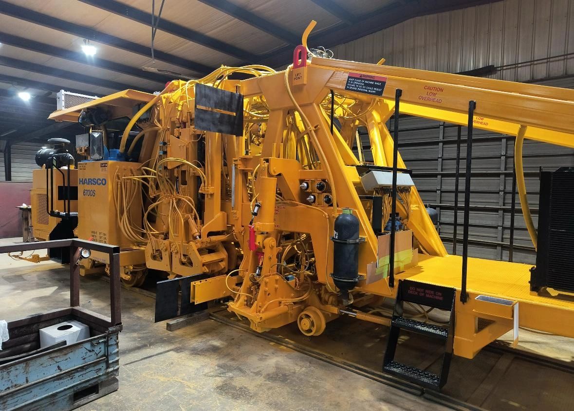 JACKSON 6700S PRODUCTION RAILROAD TAMPER IN REBUILD PROCESS