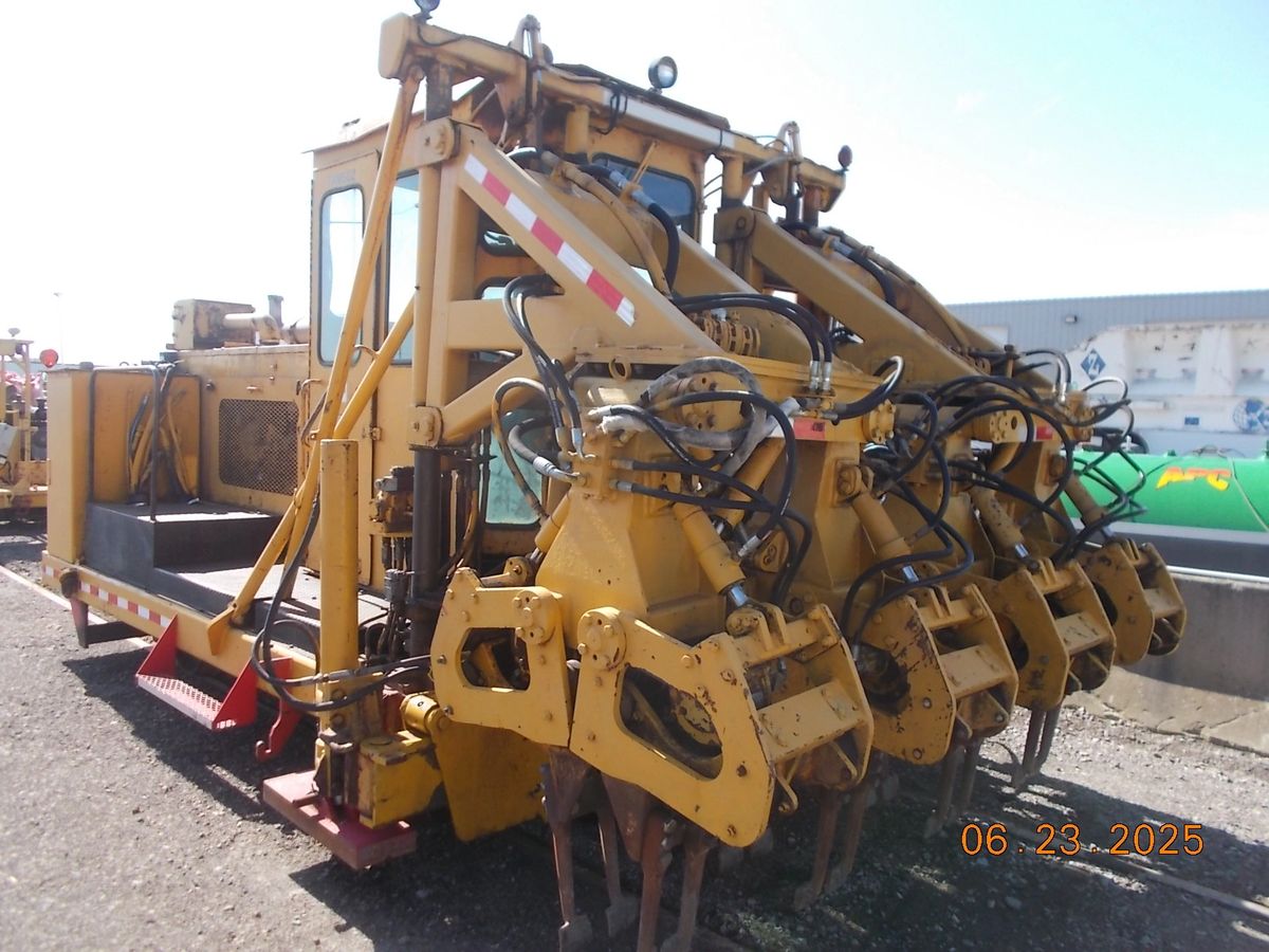 JACKSON 3000 RAILROAD SWITCH CHASE PRODUCTION TAMPER WITH JACKS