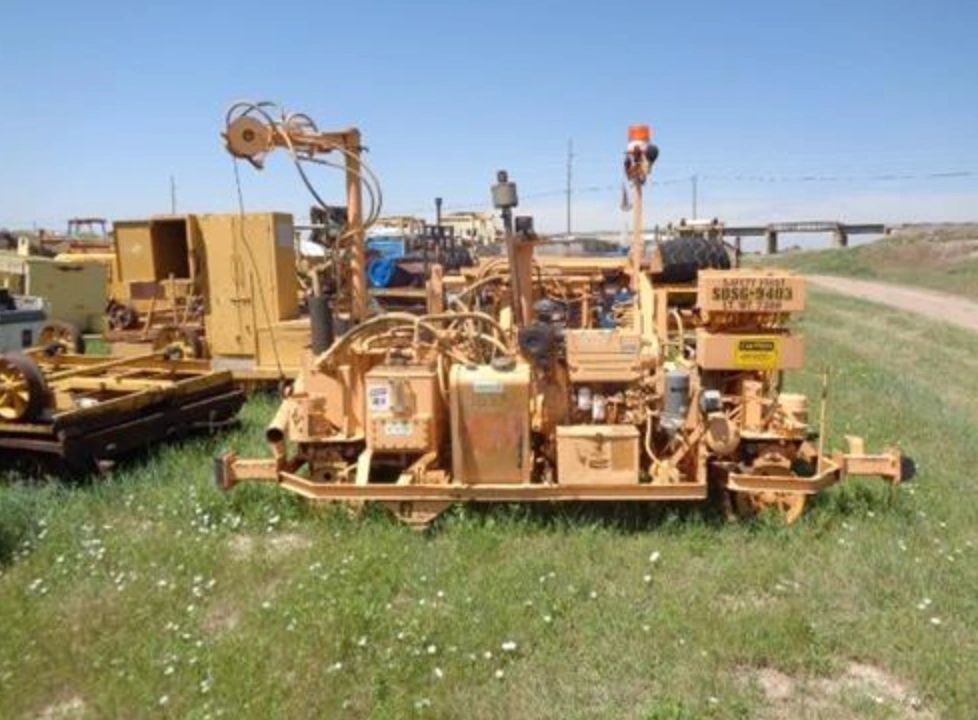 RAILROAD HARSCO RIDE ON CURVE SPIKER NICE COMPACT MACHINE