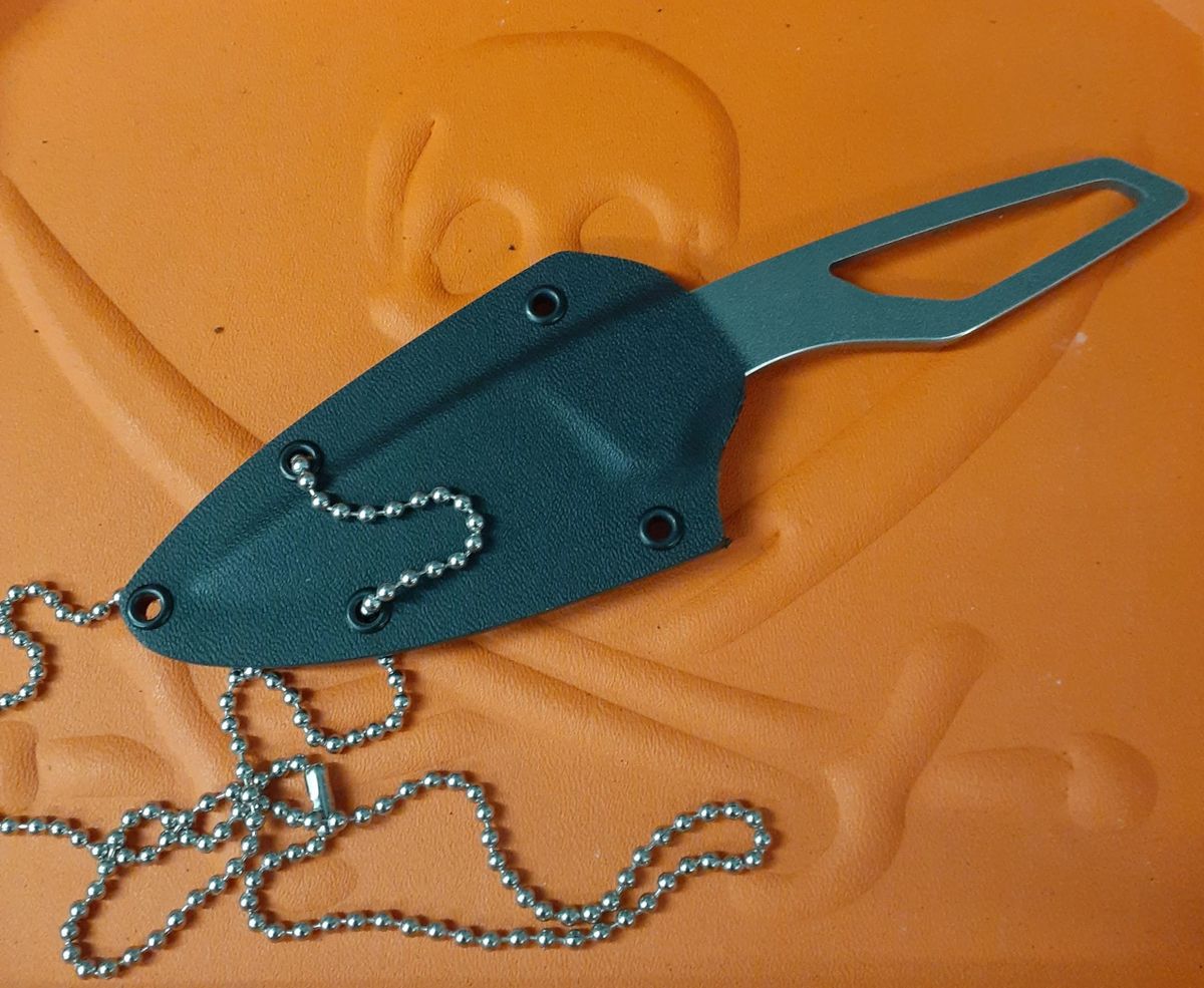 NECK SHEATHS for fixed blades