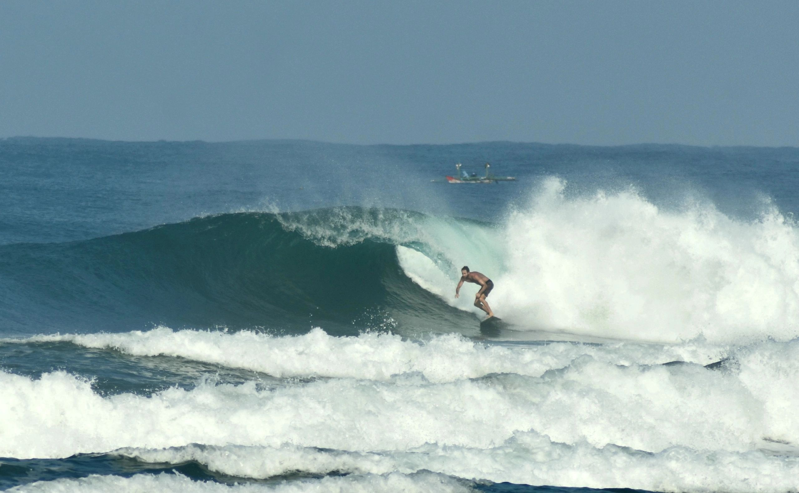 SURFING IN KRUI SUMATRA