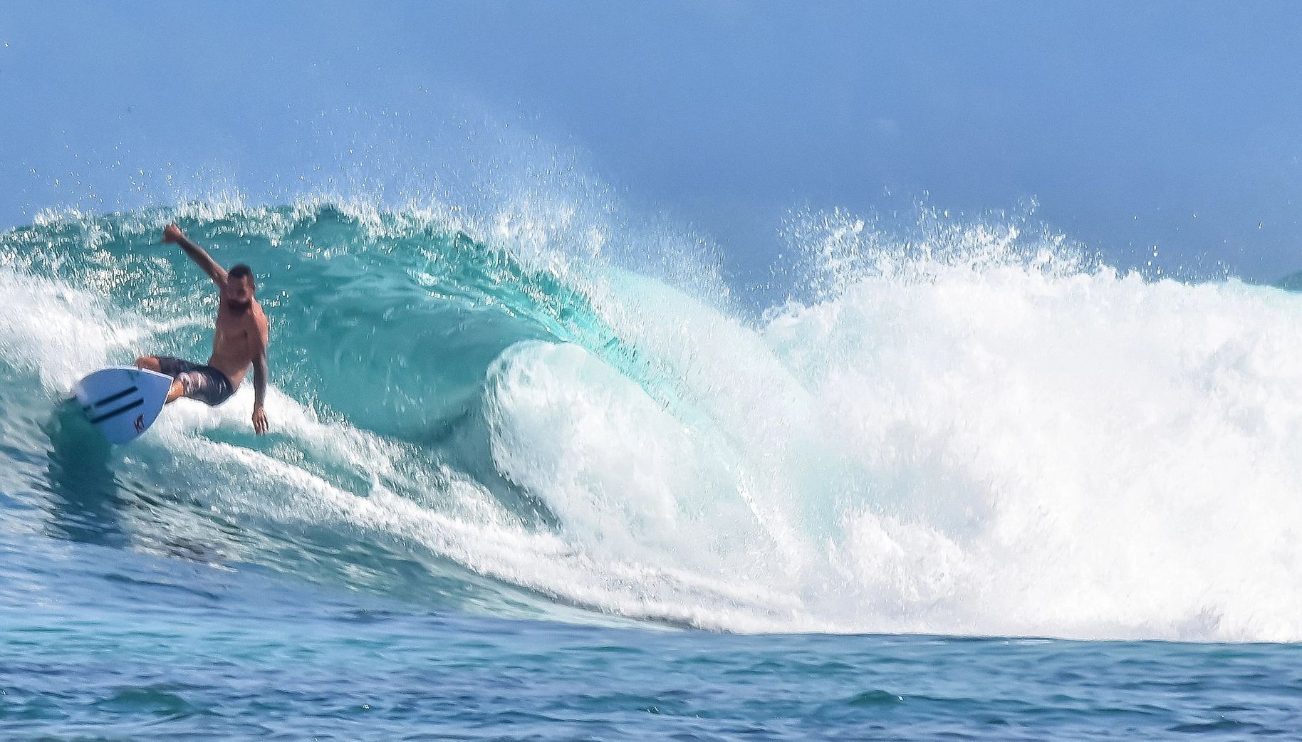 Krui surfing - Surf Krui, Wave Krui Sumatra, Hotel, Surf Krui