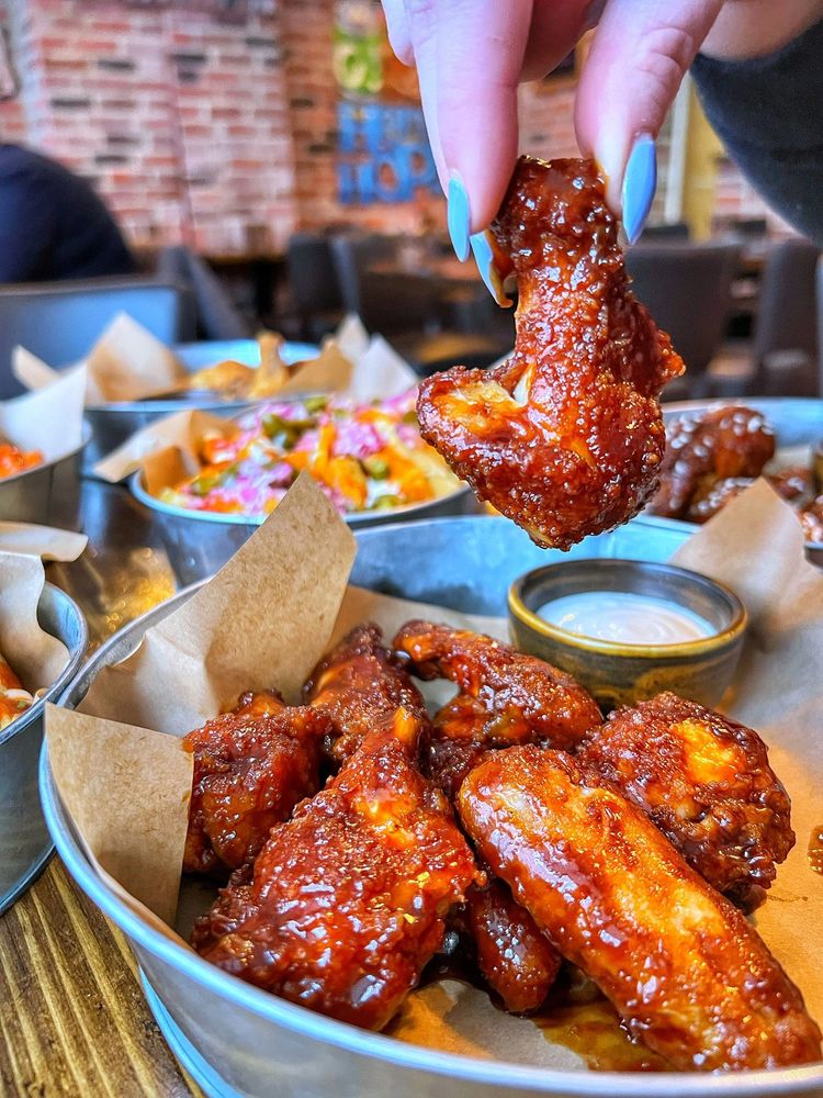Hen & Hops - Chicken Wings, Chicken