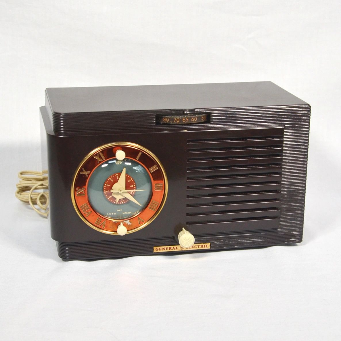 1948 General Electric Brown Bakelite Clock Radio Model 66