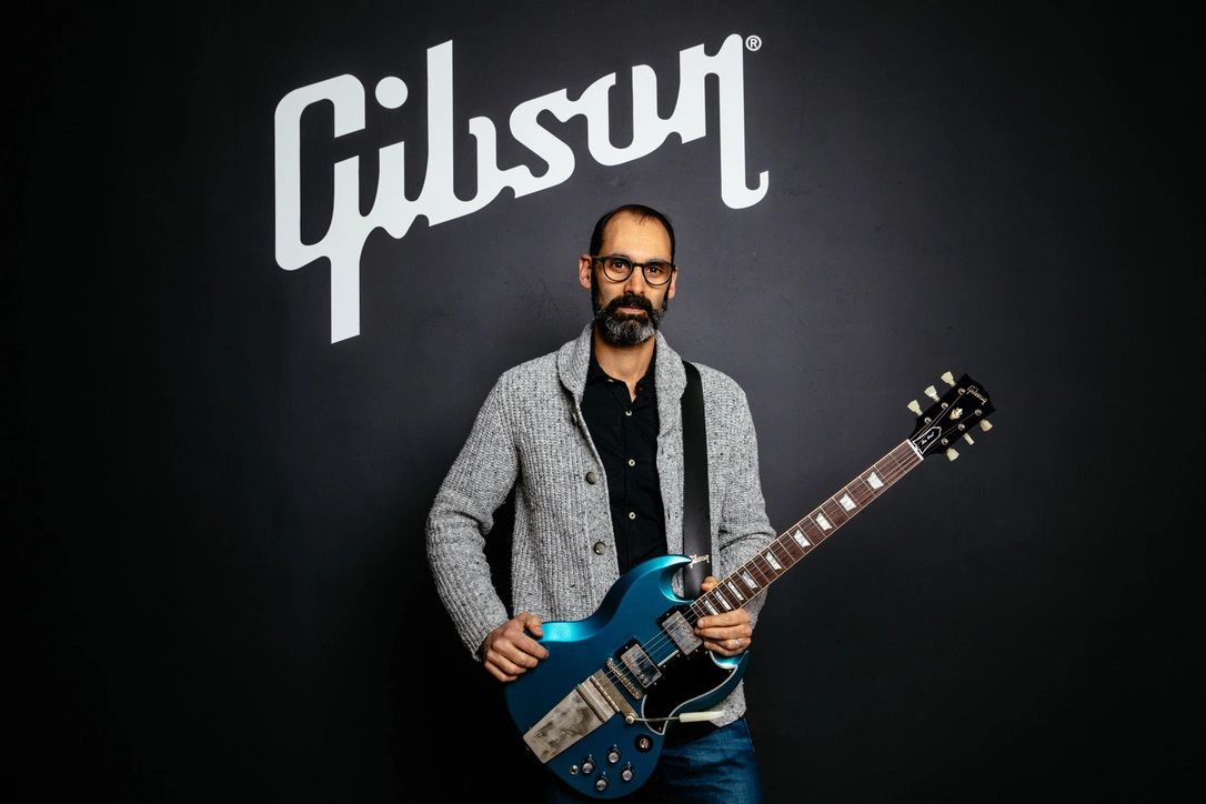 Cesar Gueikian - Gibson
