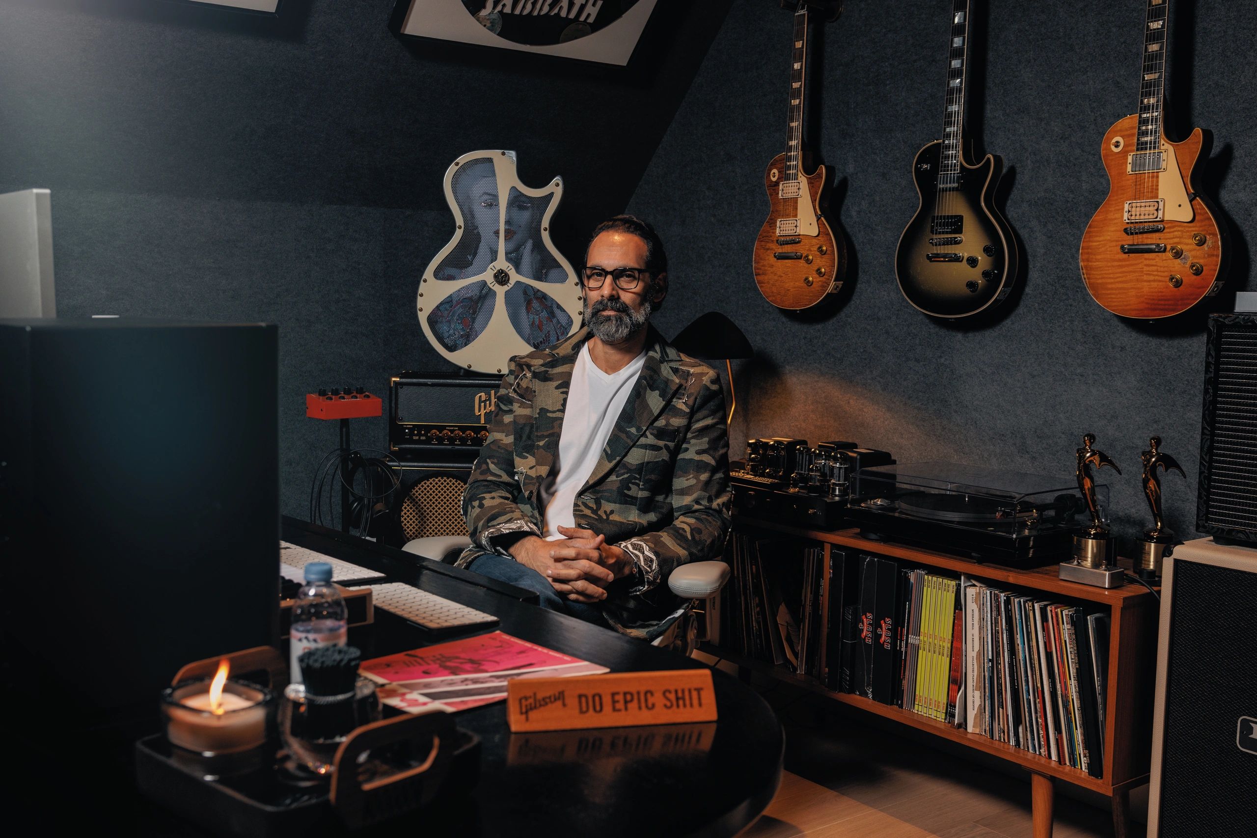 Cesar Gueikian - Gibson