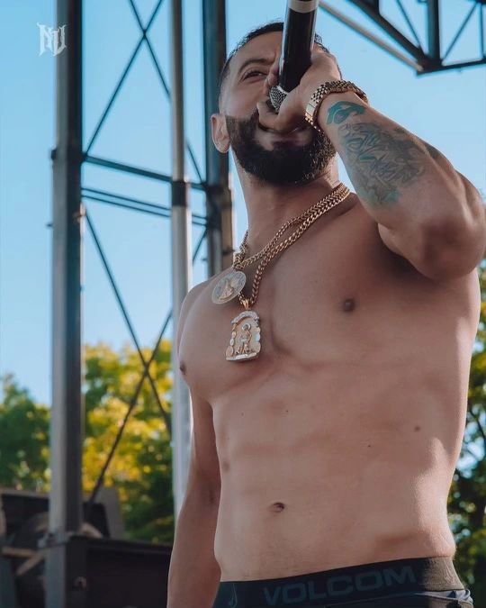 Balistic Man - Clothing, Trending Music