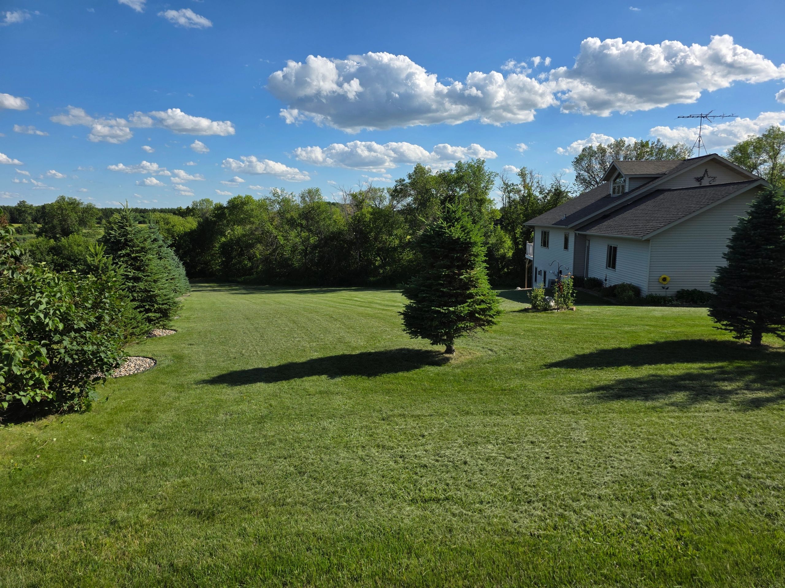 Expert Custom Lawn Care Services | Fairway Outdoors