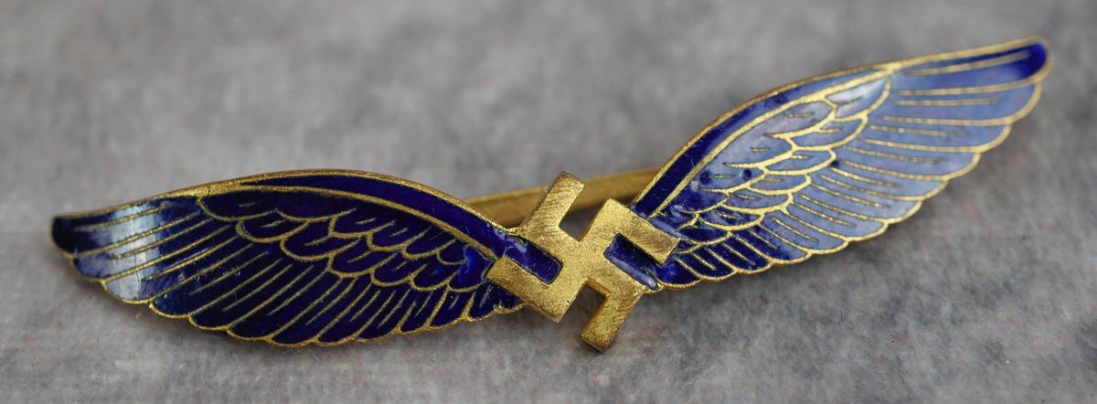 MINTY & Heavily Vaulted Civilian Pilot Badge by Juncker