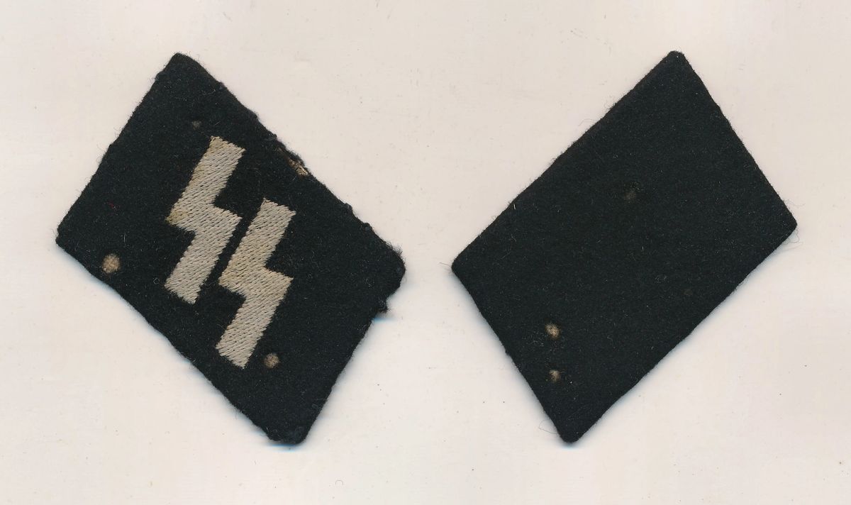 Uniform Removed SS Runes Collar Tab Set