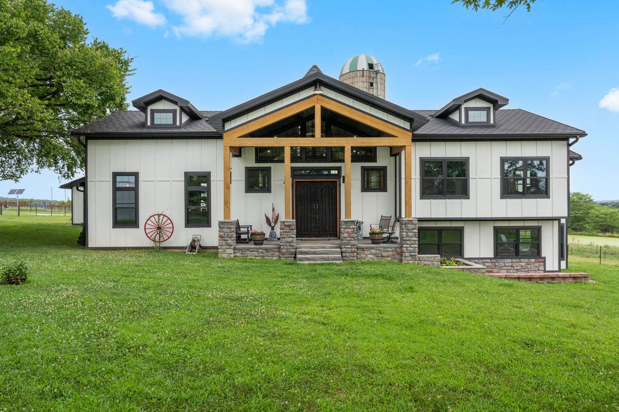 Find Your Dream Home with a Top Real Estate Agent