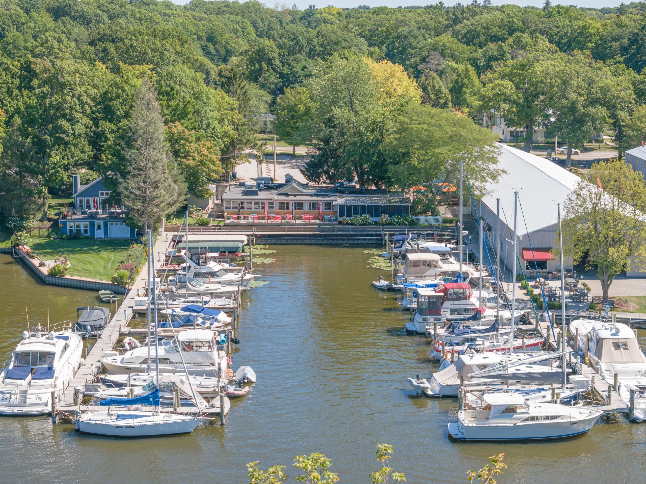 SHORE HARBOR MARINA - Marina, Mooring, Boat Storage