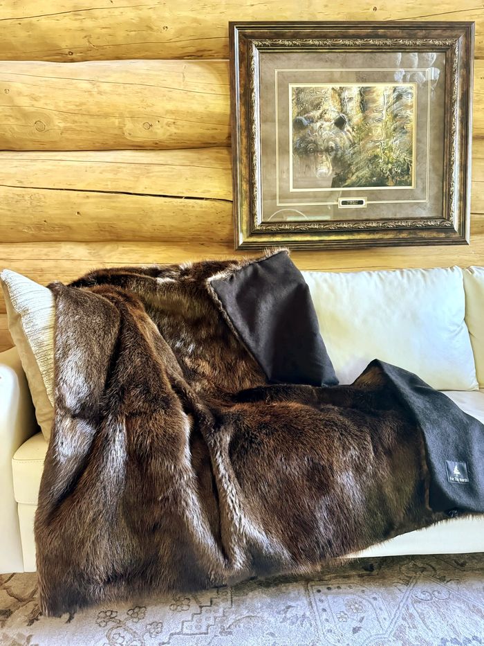 Fur The North - Fur Tanning, Beaver Fur Mittens